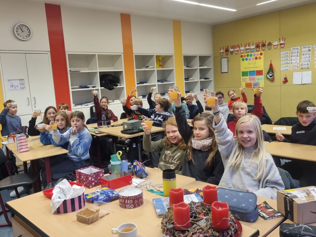 Das AJG trinkt wieder Saft – Arnolds Apfelsaft für alle! – AJG