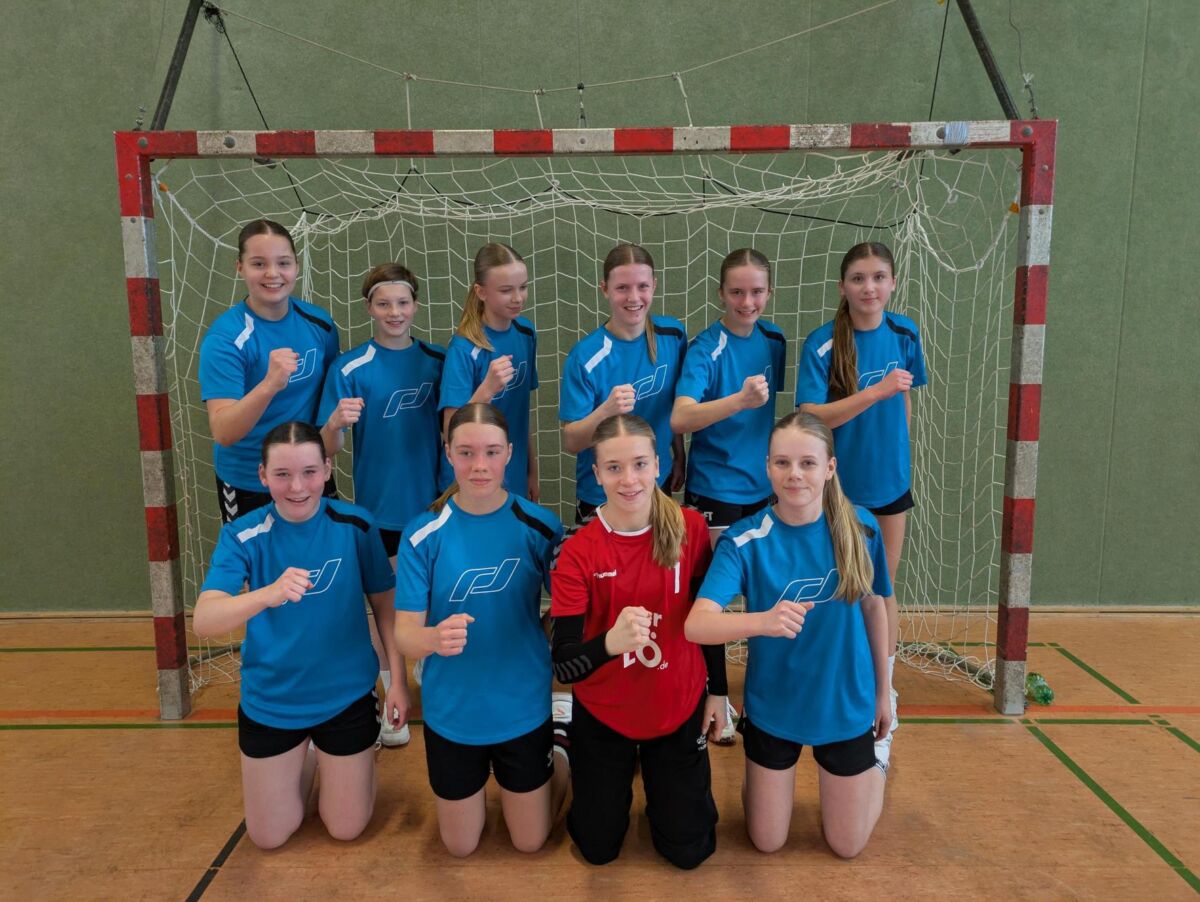 Kreismeisterinnen: U16-Handballschülerinnen holen sich souverän Titel – AJG